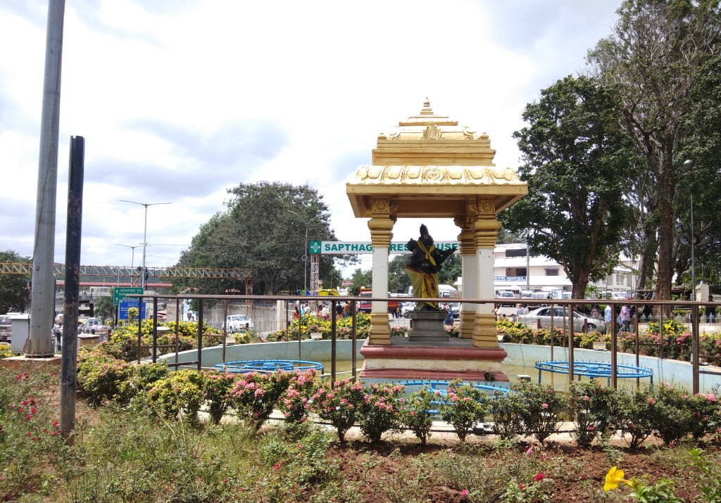 Hindu Temples of India: Alipiri Pathway, Tirumala, Tirupati, Andhra Pradesh