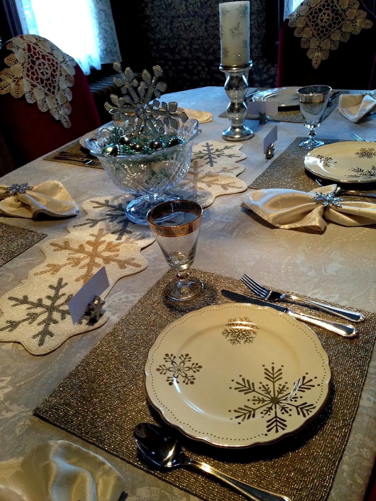 carolinajewel's table: A Little Snowfall!