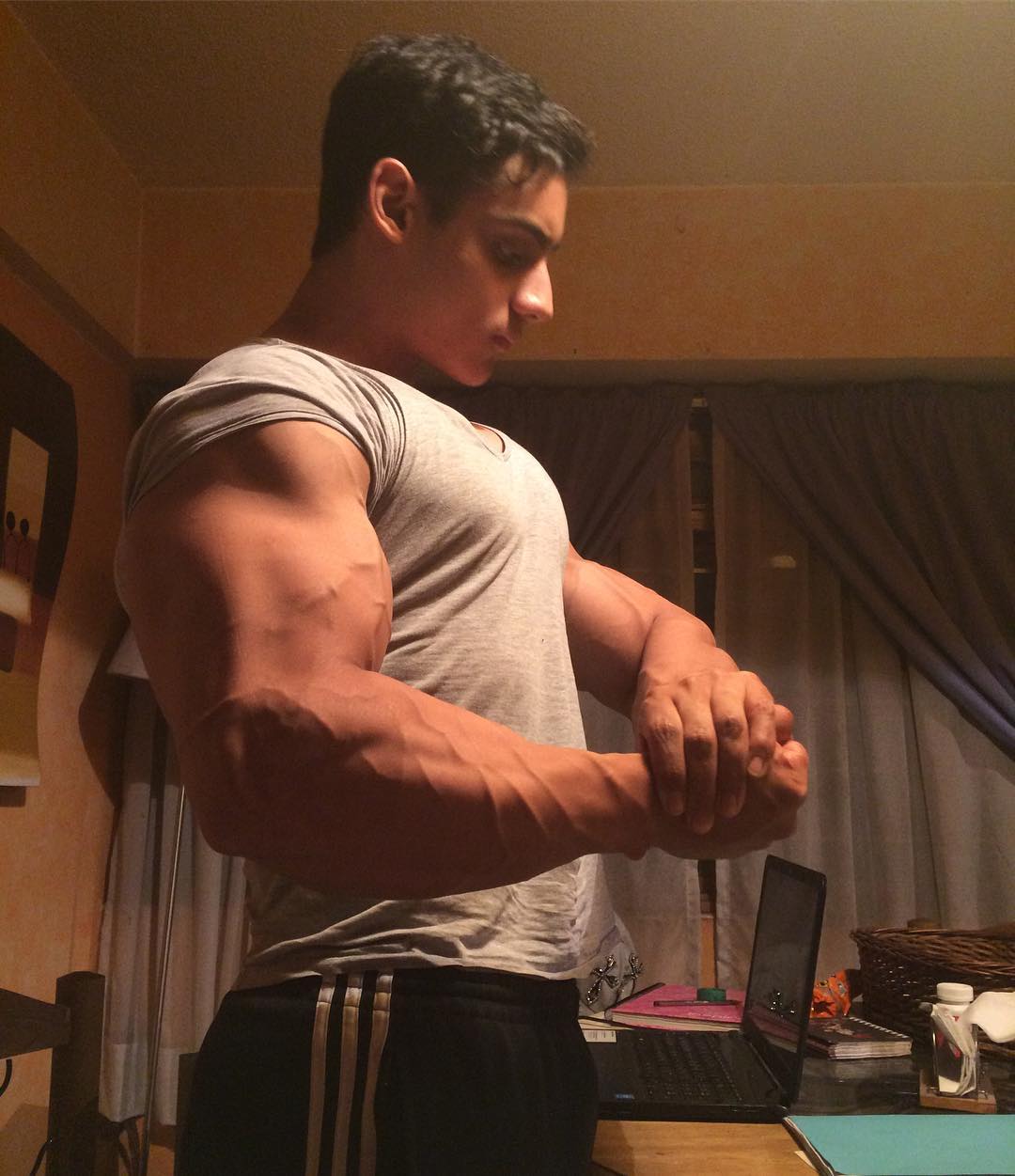 the beauty of male muscle: Jaimie