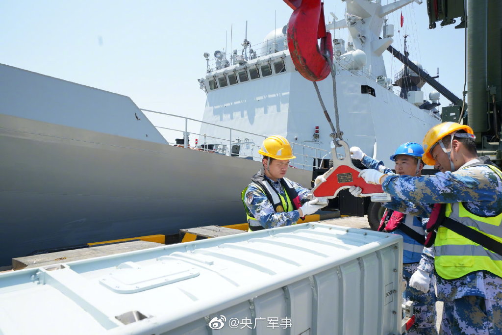 China Defense Blog: Type 054A FFG's 32 VLS cells, a closer look