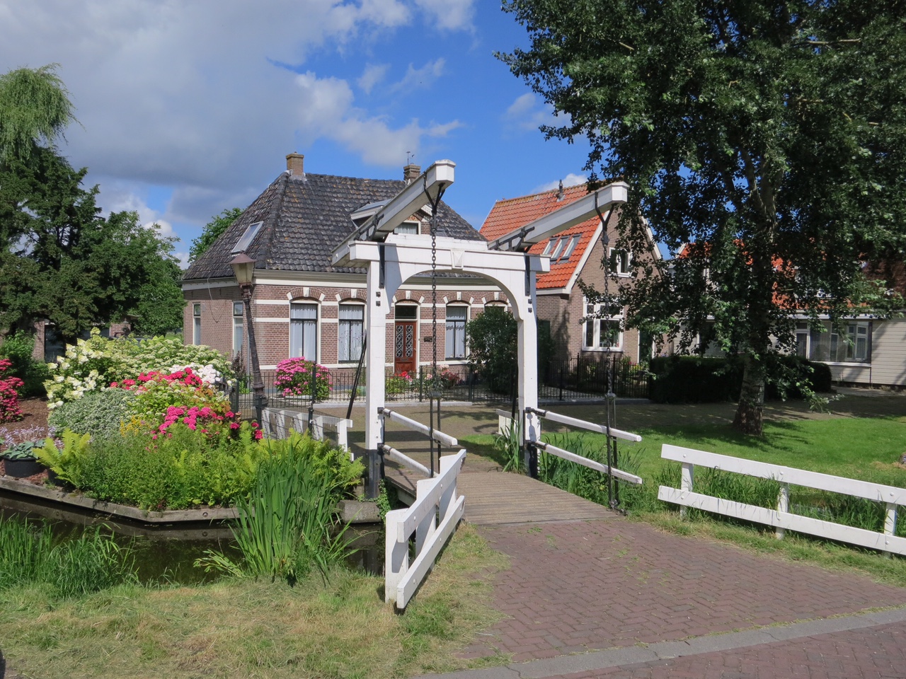 Phil & Anne Cycle the Rhine: Day 26, Amsterdam to Edam and return