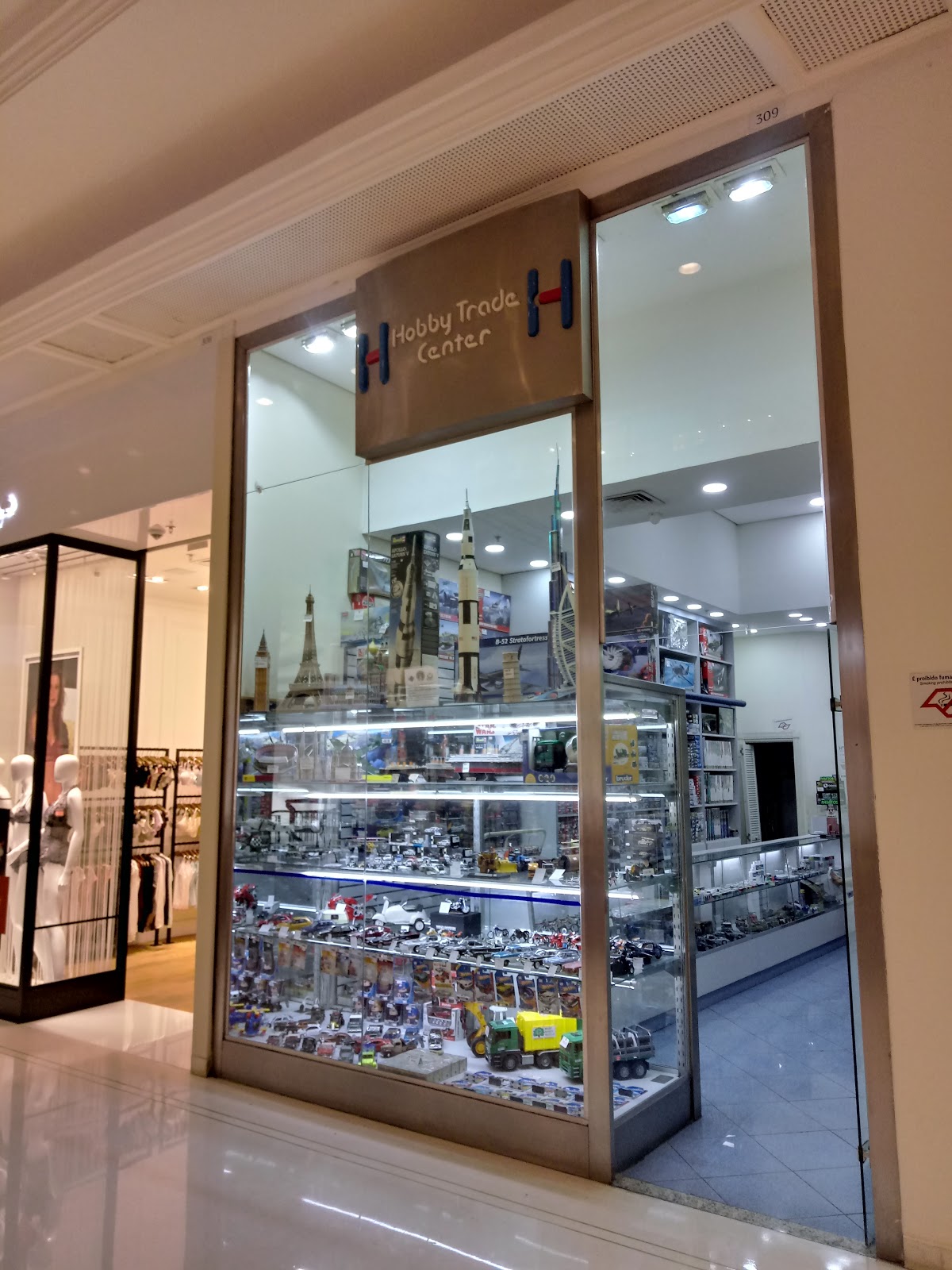 Model Shops: HTC São Paulo - Brazil