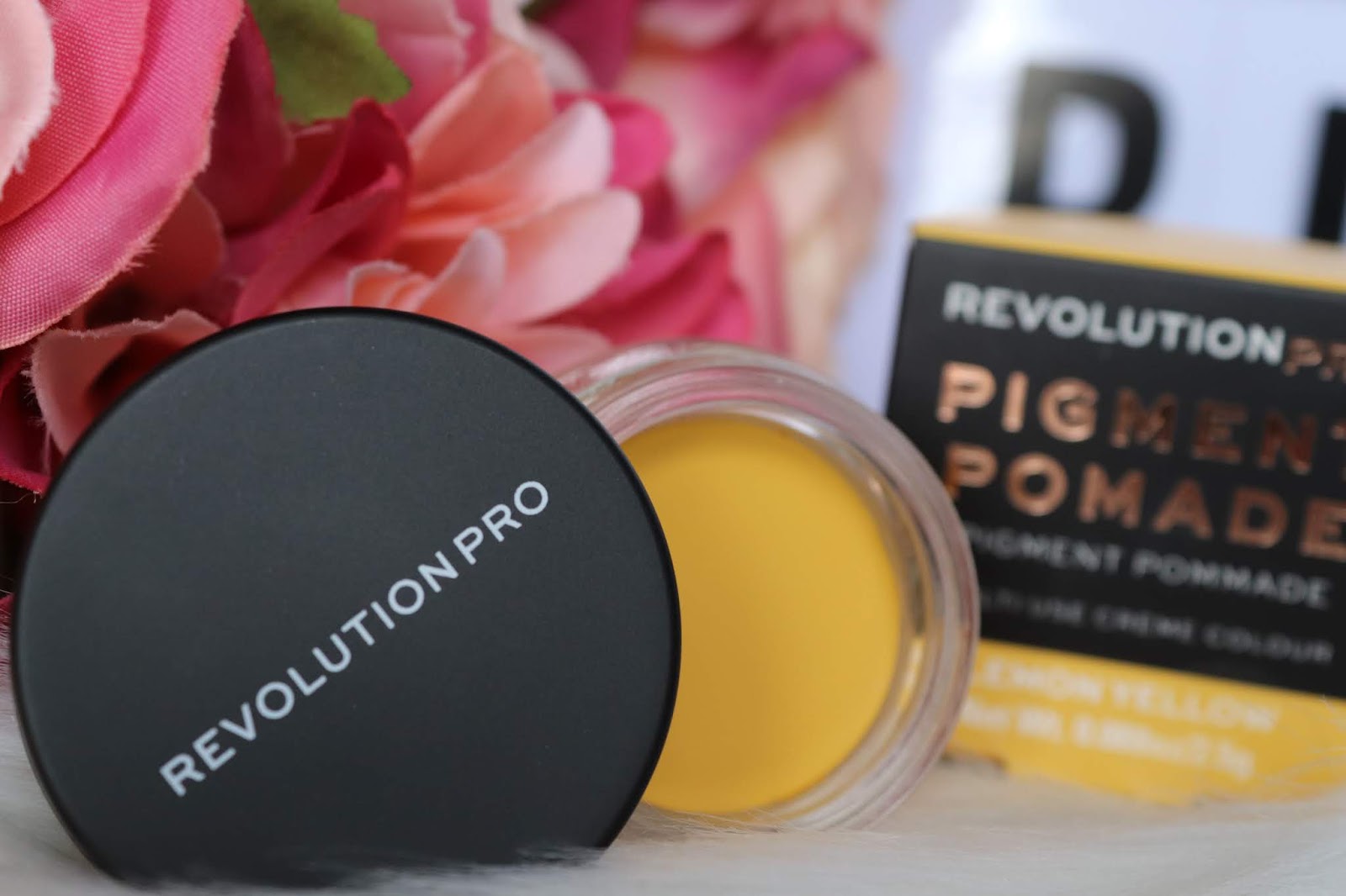 Revolution Pro - Pigment Pomade | review - Beauty With En