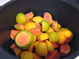Kūlia cooks!: Making Guava butter