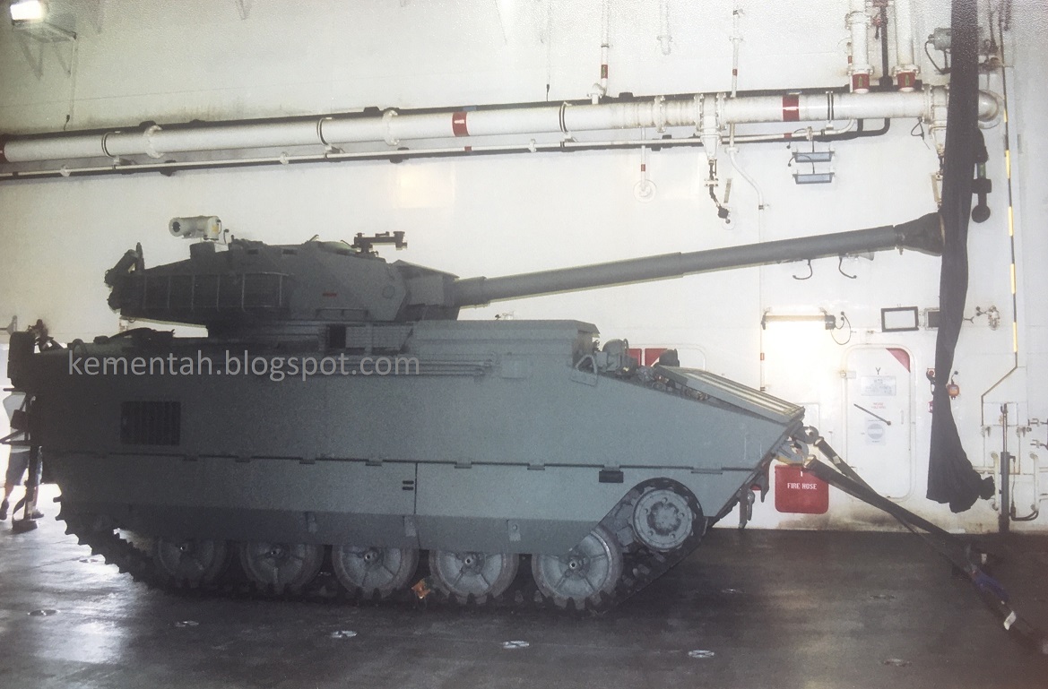 Senang Diri: Circuit breaker Day 24 pix: Singapore Army AMX-10P and AMX-10 PAC 90 amphibious AFVs