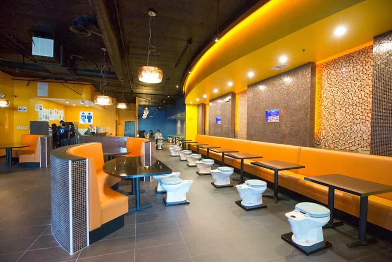 Mail2Day: The Magic Restroom Cafe of America (15 pics)