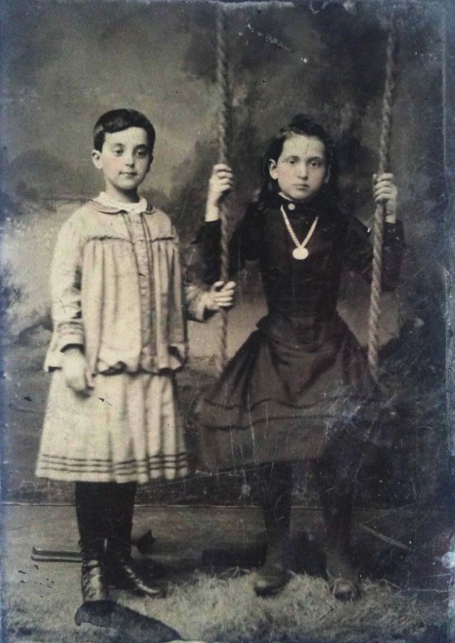 30 Studio Portrait Photos of Victorian People With Swings ~ Vintage ...