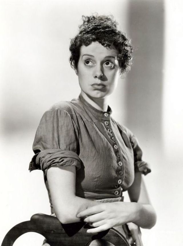 The "Bride of Frankenstein": 40 Glamorous Photo of Elsa Lanchester in ...