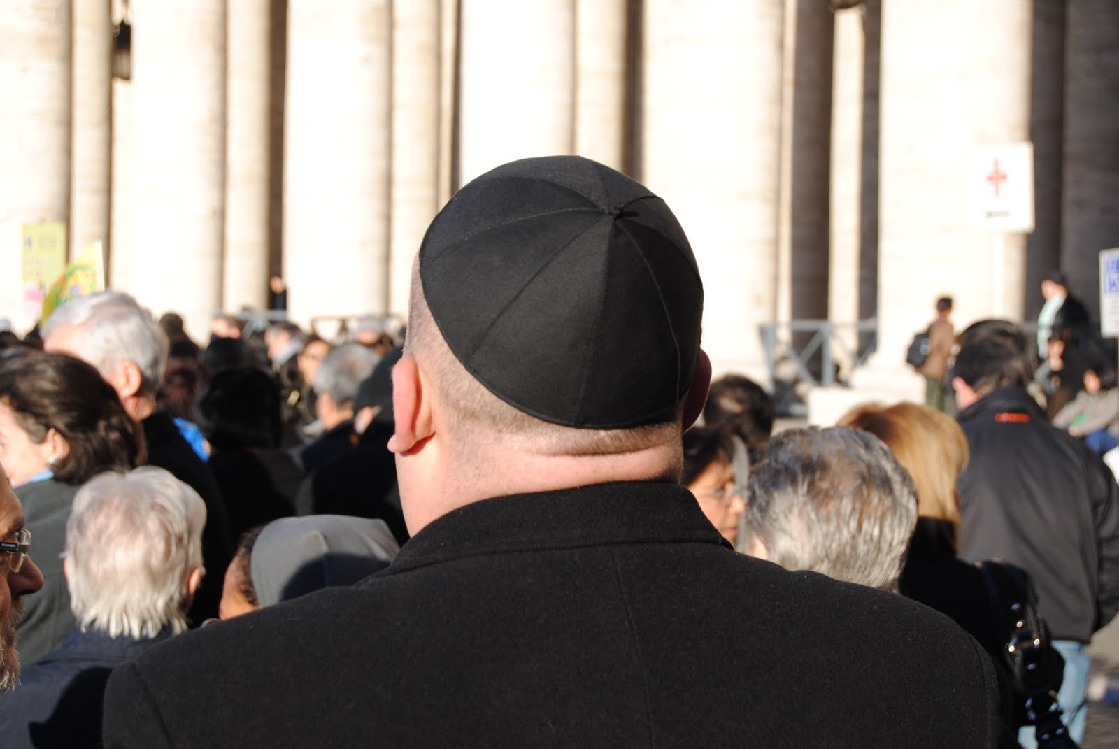 Orbis Catholicus Secundus: Clergy Hats in Vatican