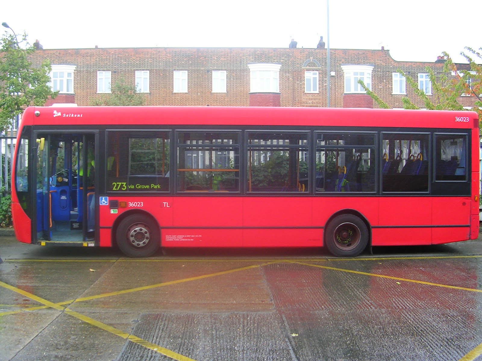 The London Bus Team: Dennis Dart Enviro 200 London United Ratp Group ...