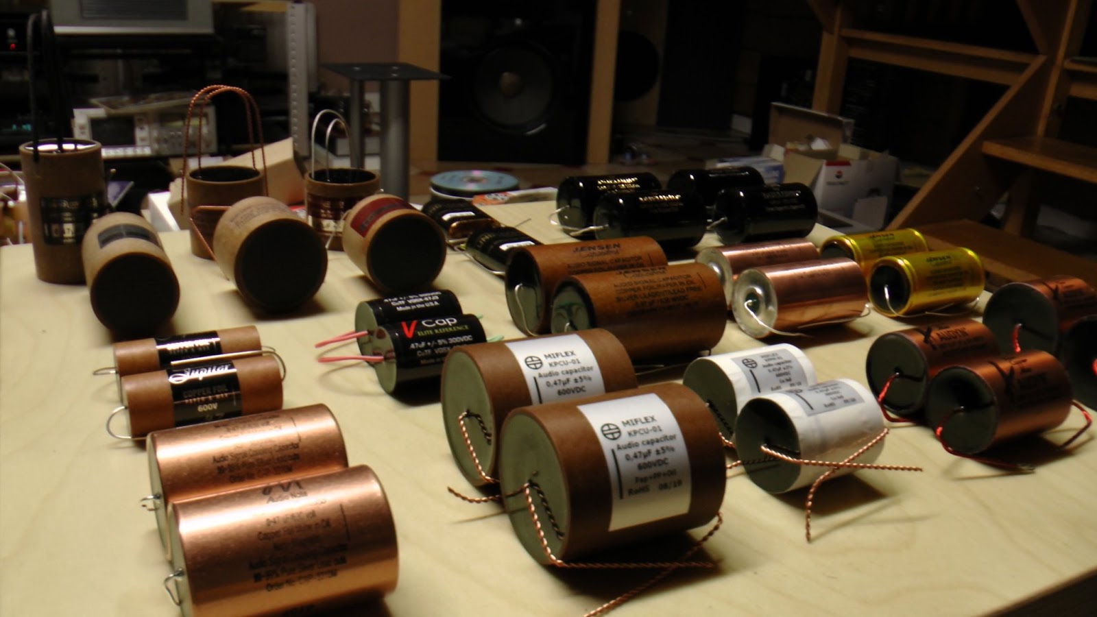 SW1X AUDIO DESIGN CAPACITOR BATTLE ROYALE – M & S | Ultimate High-Fidelity