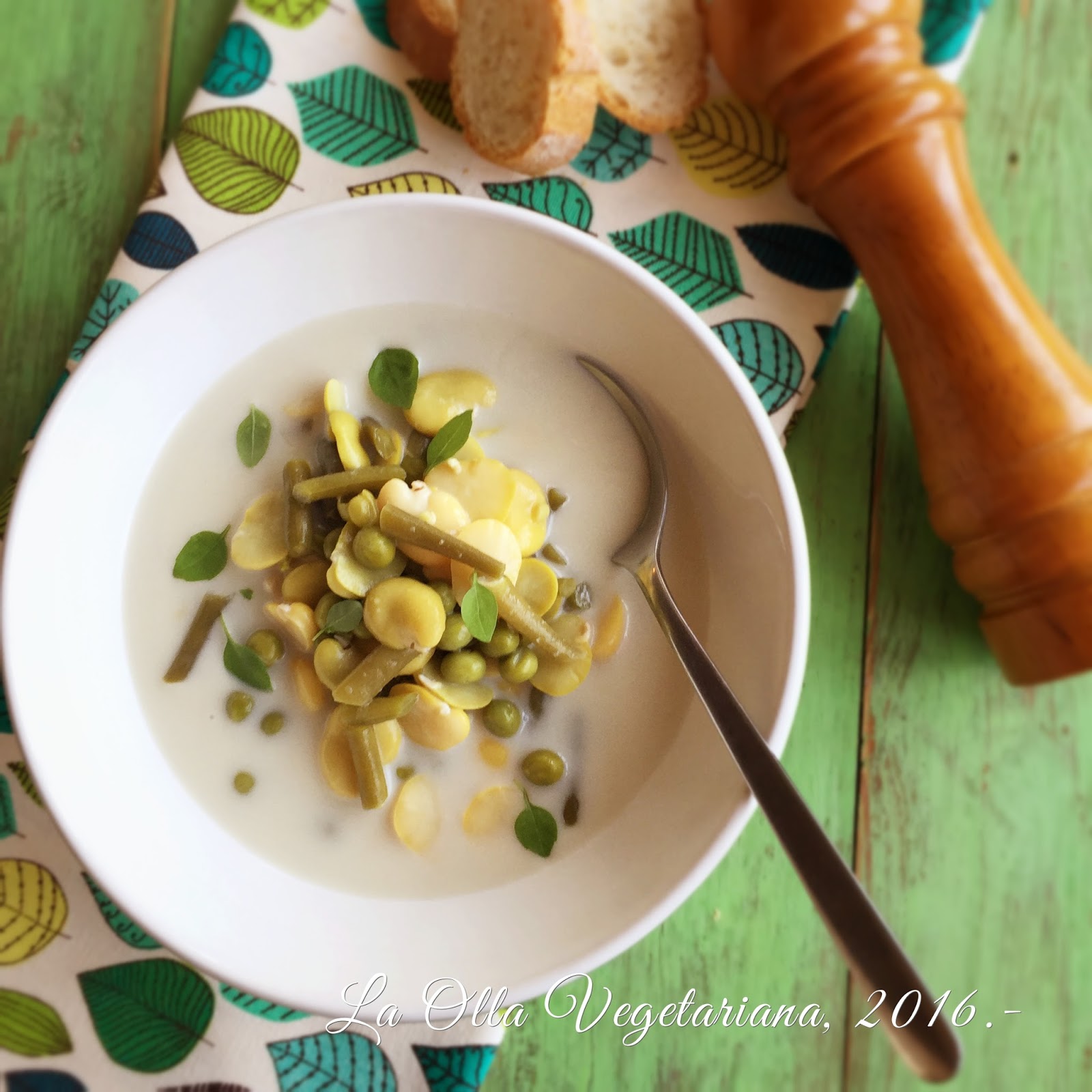 La Olla Vegetariana: Sopa blanca con legumbres verdes.-