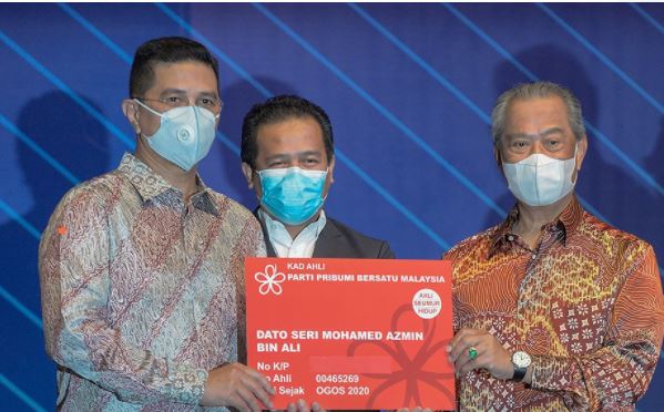 Datuk Seri Mohamed Azmin Ali has officially joined Bersatu. (1 Video ...