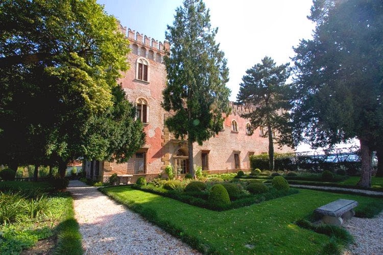 Discover north-east Italy for free.