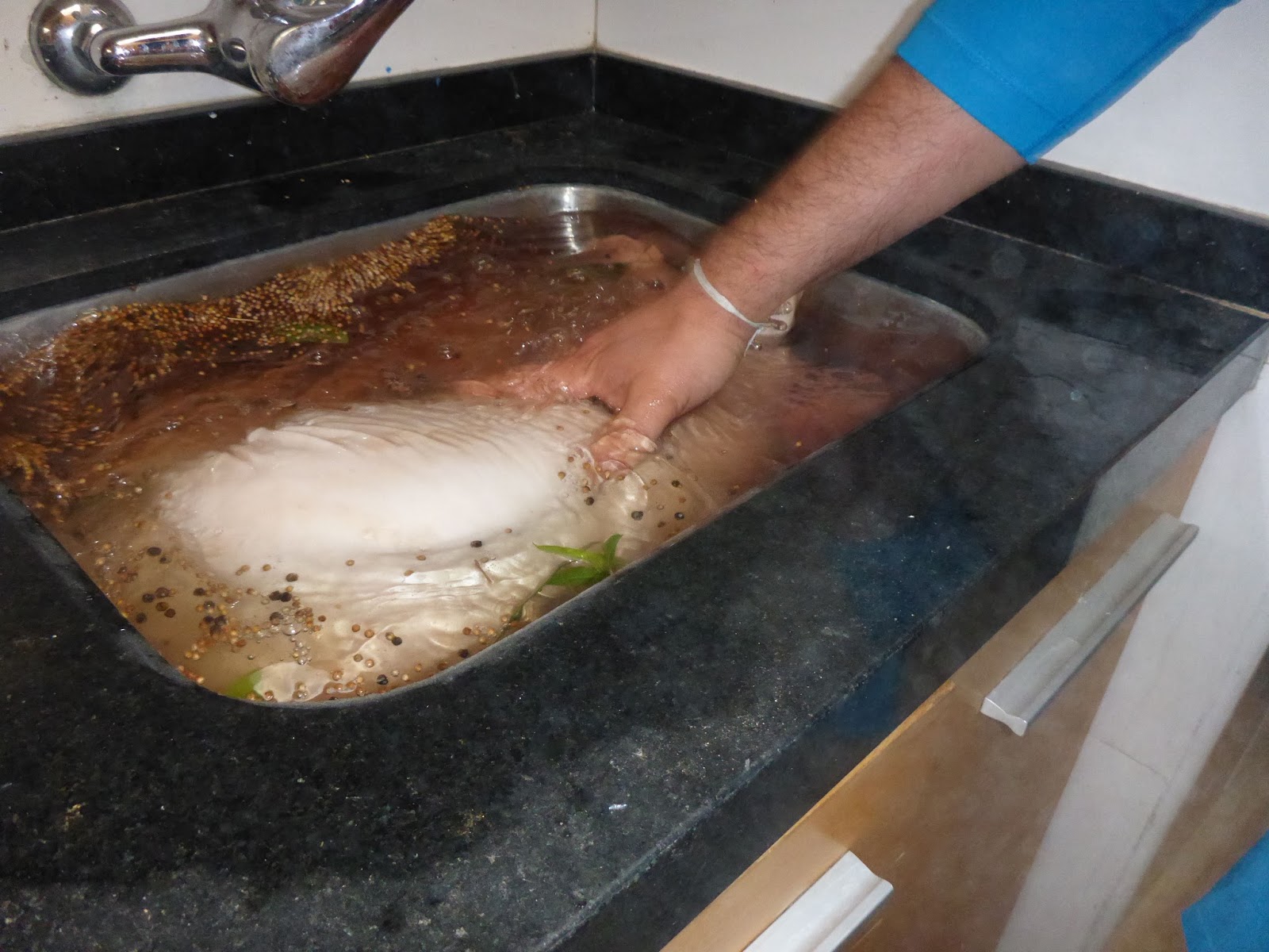 Emilio Deik: Lechón Deshuesado Relleno con Arroz