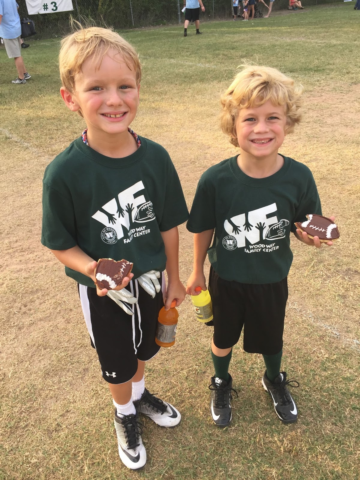 Trendy Mindy and Her Loves...: Hudson's First Flag Football Team!