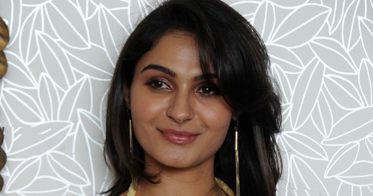 CELEBRITY PICS: Andrea Jeremiah hot cleavage
