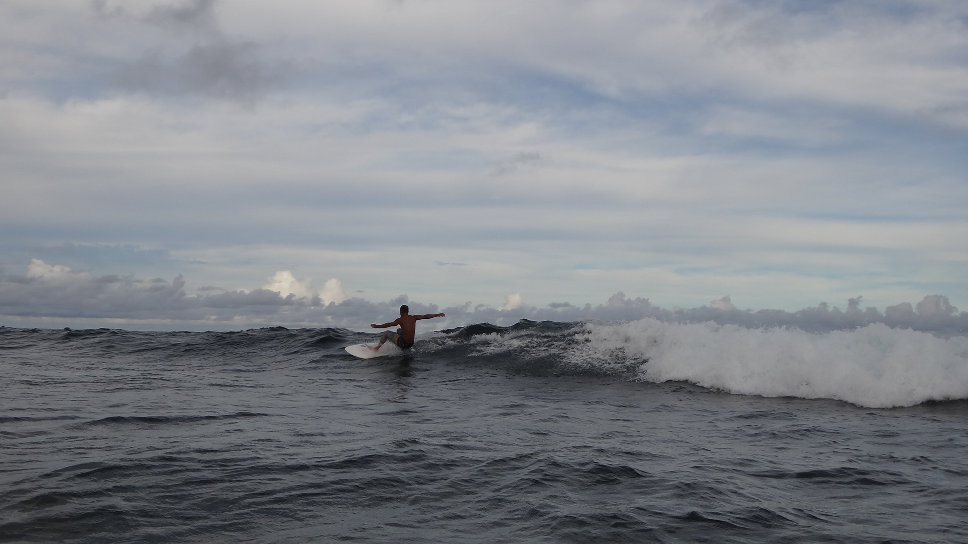 Happy Surfing Okinawa