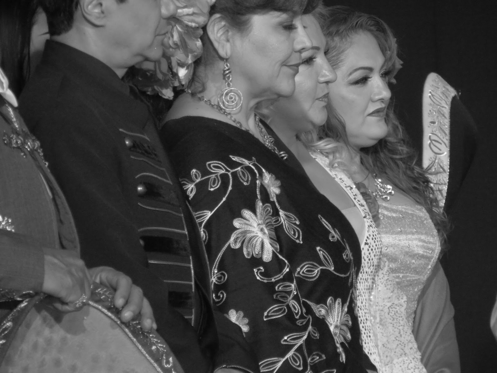 ZONA DE FAMOSOS: LUZ RAMIREZ EN LA NOCHE DE LA AMISTAD Y EL MARIACHI