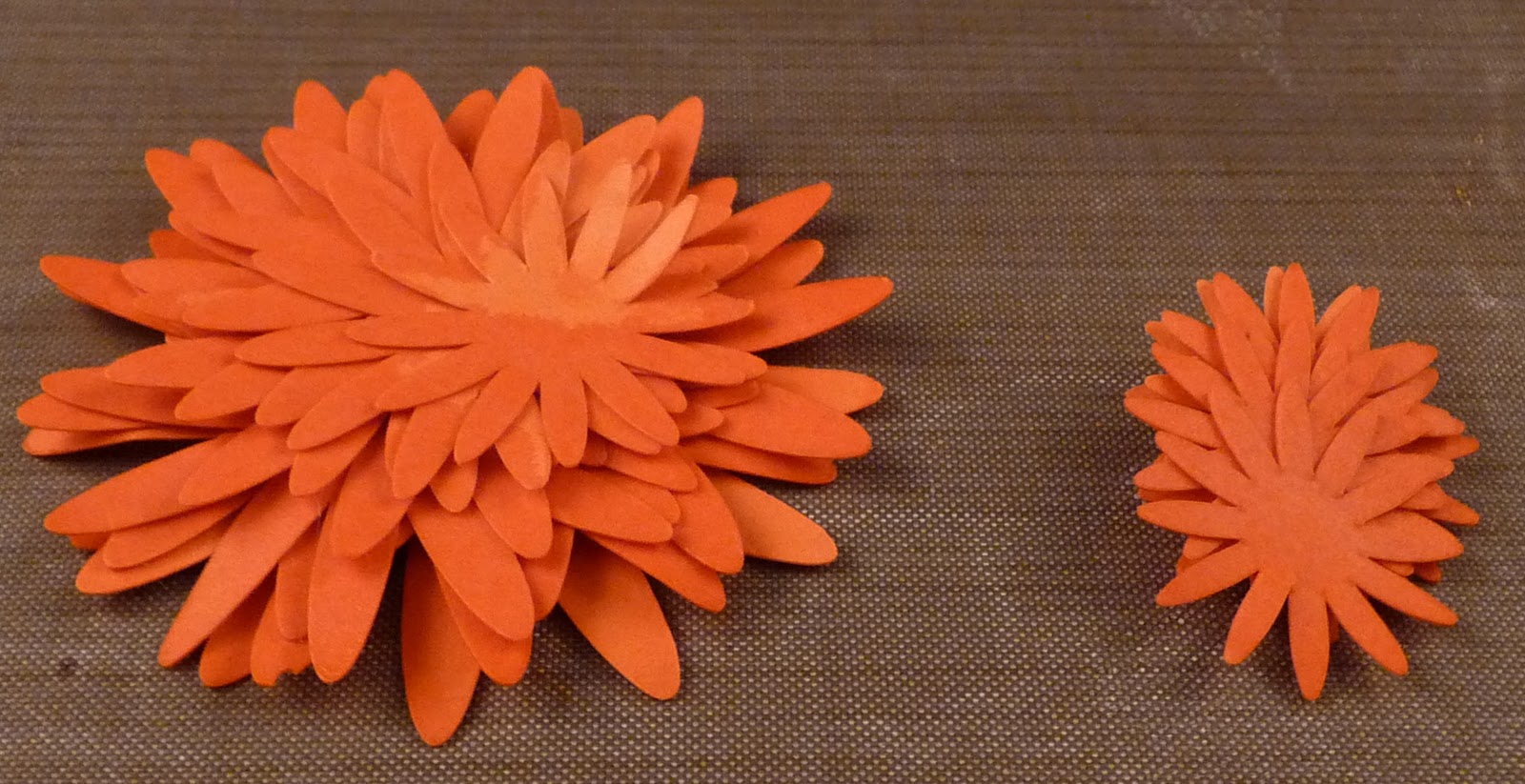 Paper Compulsions: Paper Flower Mumm Tutorial