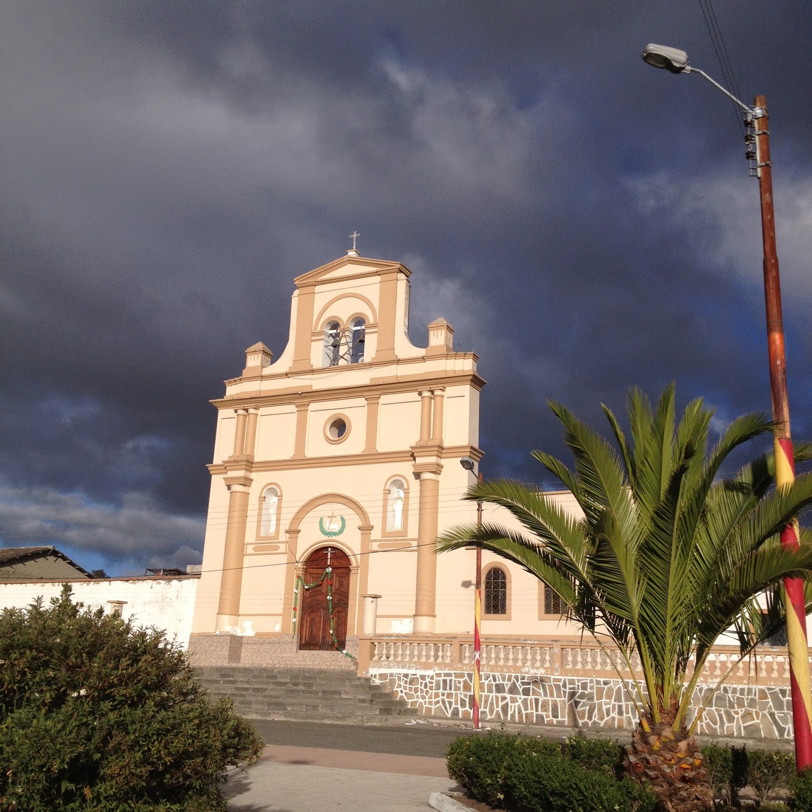UN RECORRIDO POR LA PROVINCIA DEL CARCHI