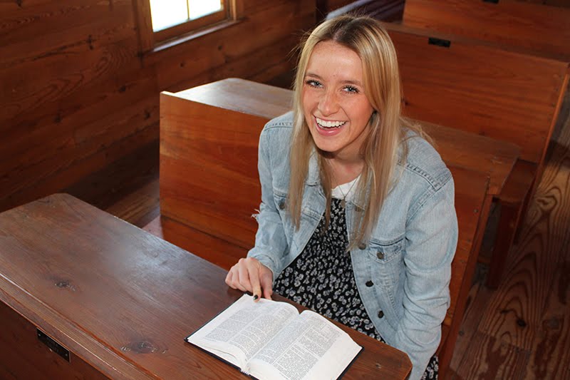 Hermana Emily Rose Johnson