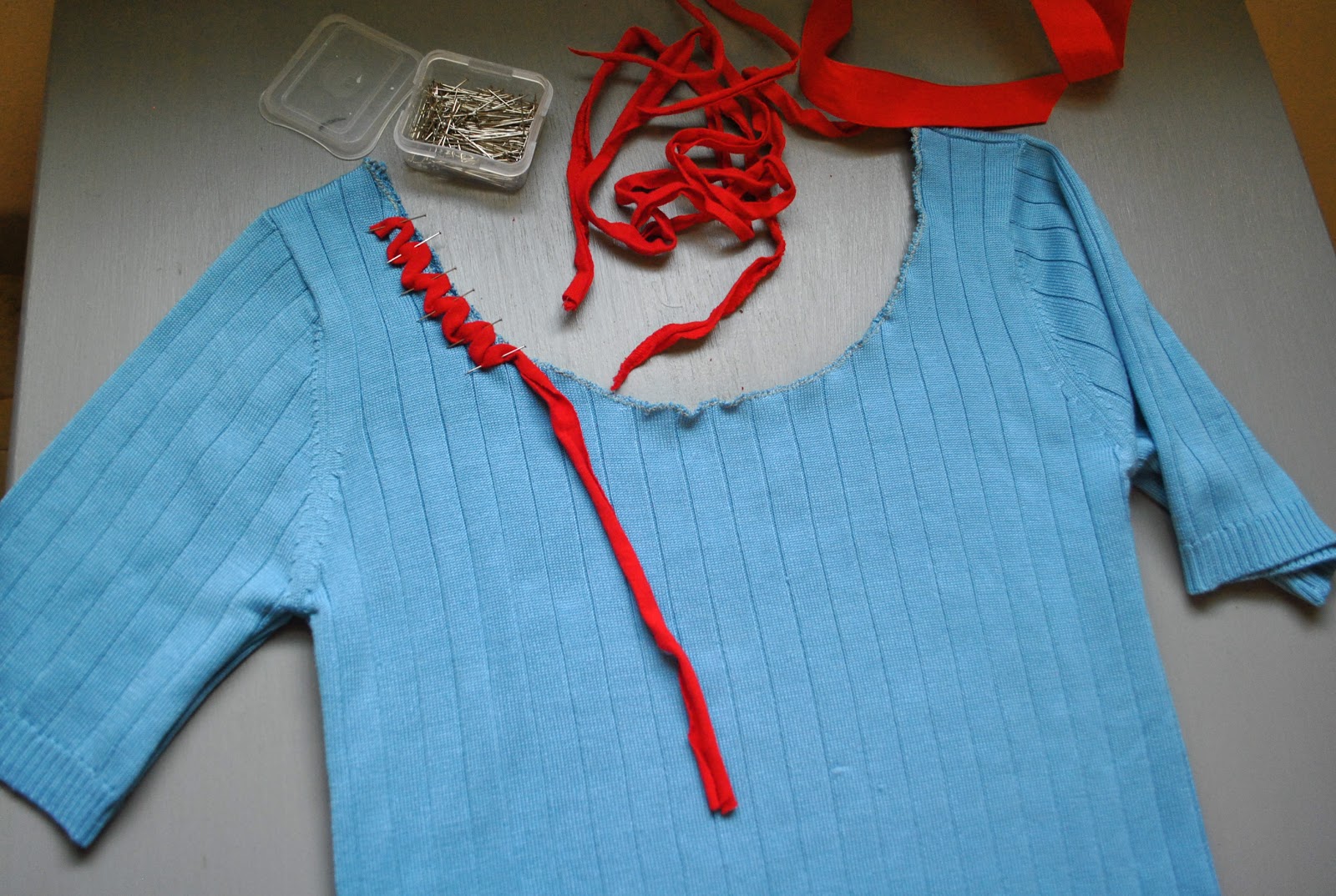 DIY/Tutorial: Sweater Makeover - Flashback Summer