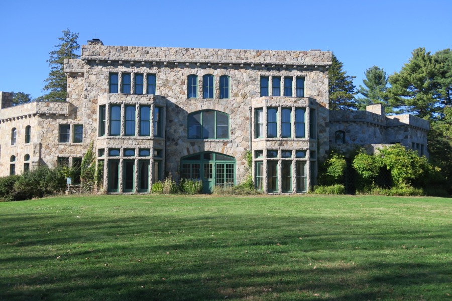 OOTD FROM THE AMES MANSION in The BOSTON AREA NEAR BORDERLINE STATE ...