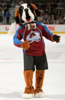 La vie est une puck: Voici Bernie the St-Bernard