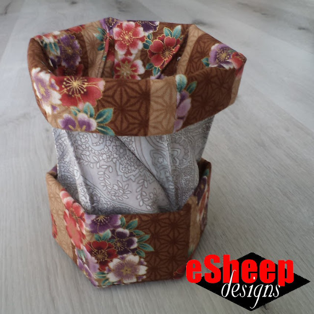 eSheep Designs: Self-Closing Fabric Origami Twist Box