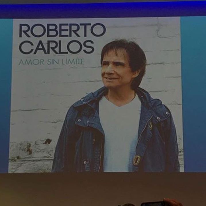 Roberto Carlos apresenta seu novo CD
