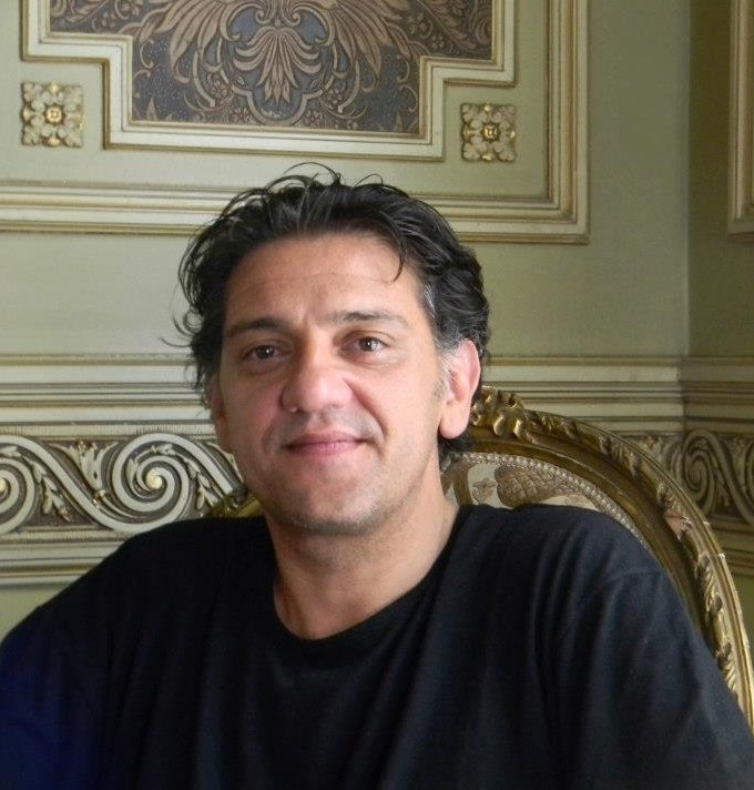 BIOGRAFIADELOSAUTORES: DANIEL MARTÍNEZ