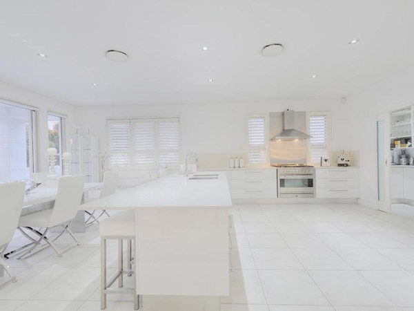 Completely white home design, Queensland, Australia: Most Beautiful ...