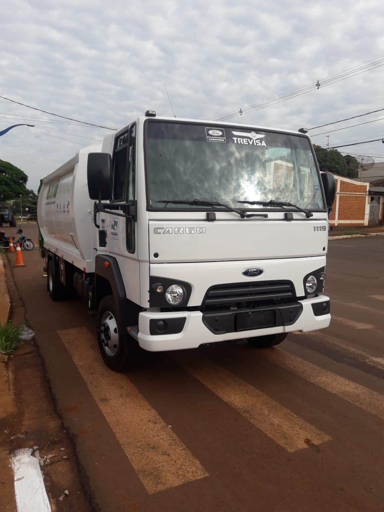 PREFEITO ERIC KONDO ENTREGA CAMINHÃO(R$ 266 MIL REAIS) PARA O POVO DE ...