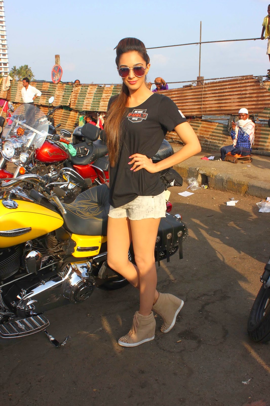 Fugli Movie Actress Kiara Advani Hot Milky Legs HD Pictures | Salman ...