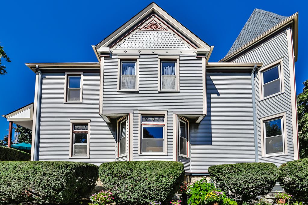 Sweet House Dreams: 1893 Queen Anne Victorian in Chicago, Illinois