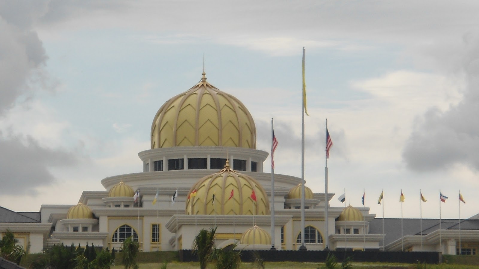 Jendela Hati: Jalan-jalan ke Istana Negara Baru...