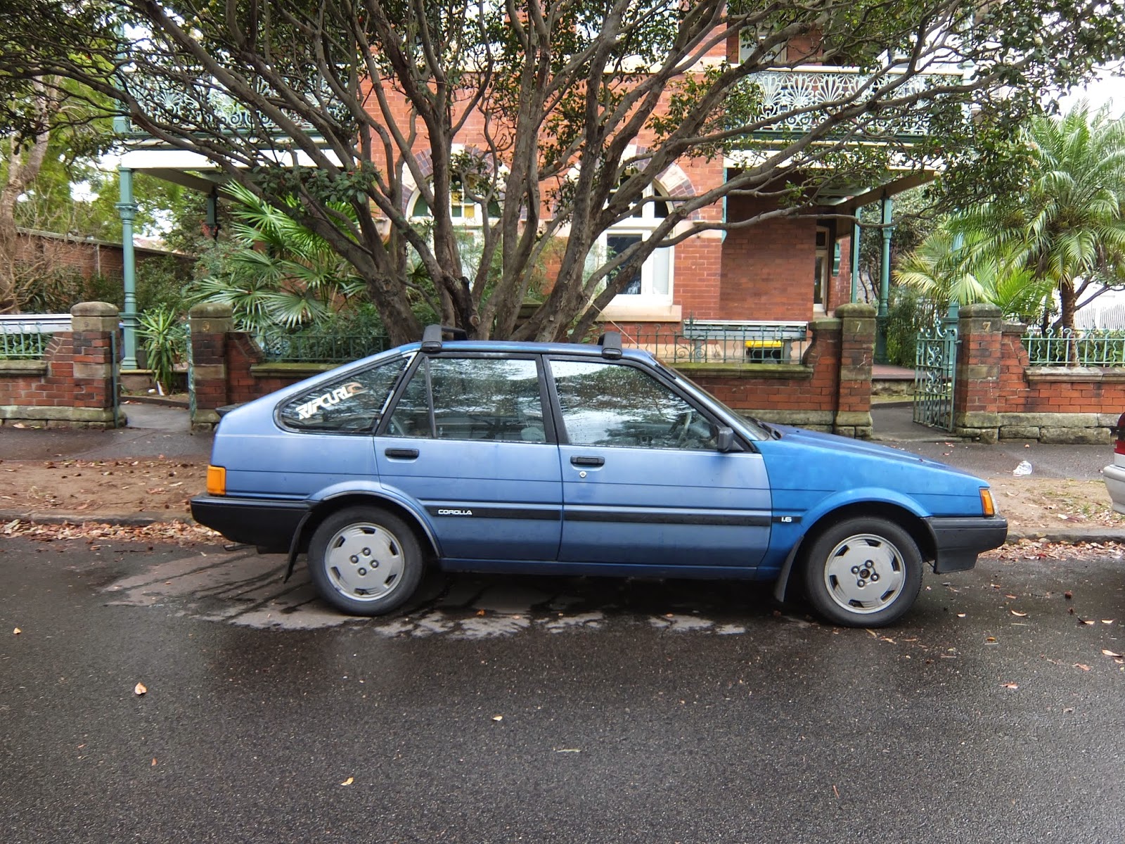 Aussie Old Parked Cars: 1985 Toyota Corolla Seca CS-X Liftback (AE82)