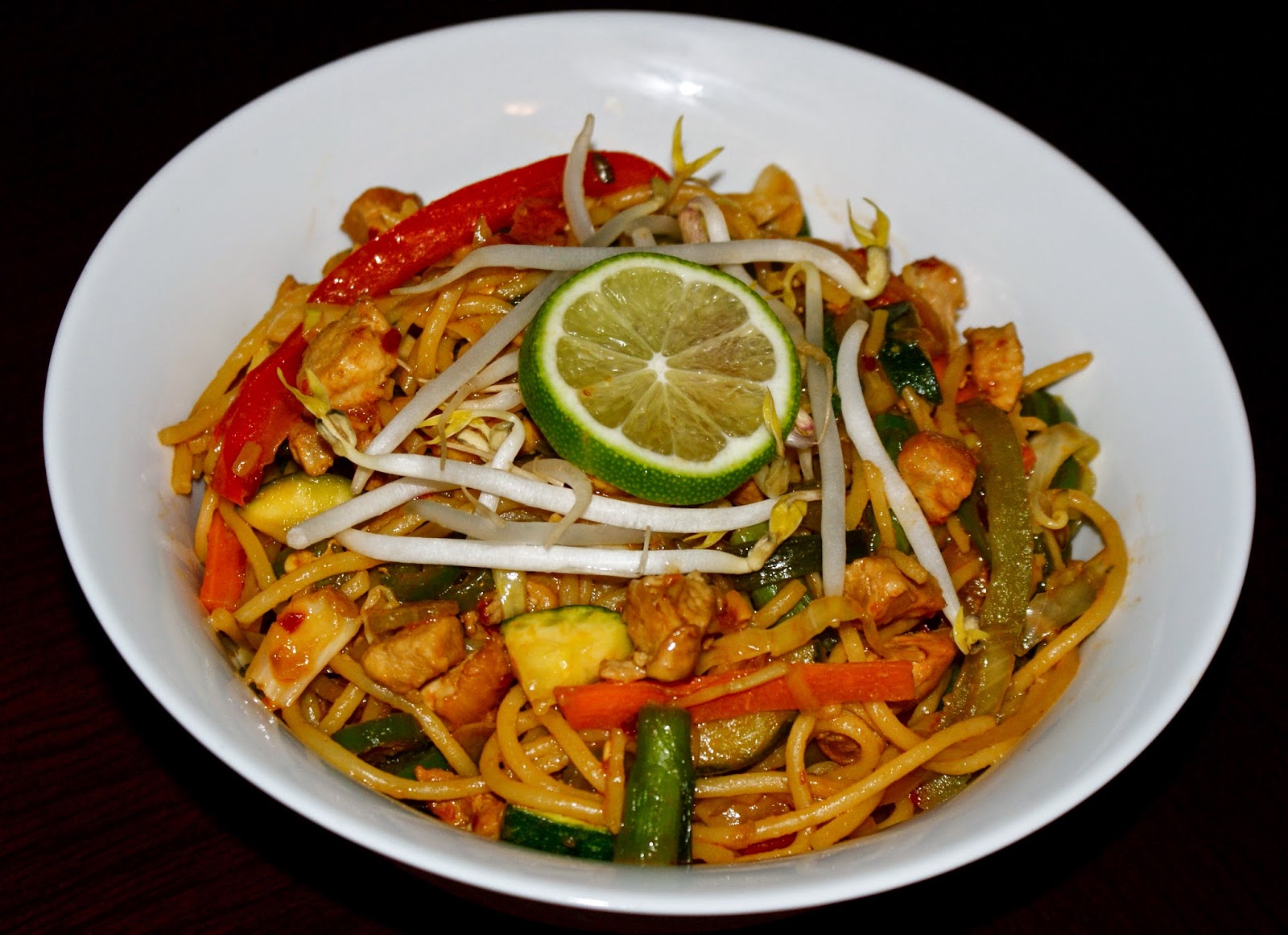 Nepali Tummy!!: Chicken Chow Mein Recipe!!