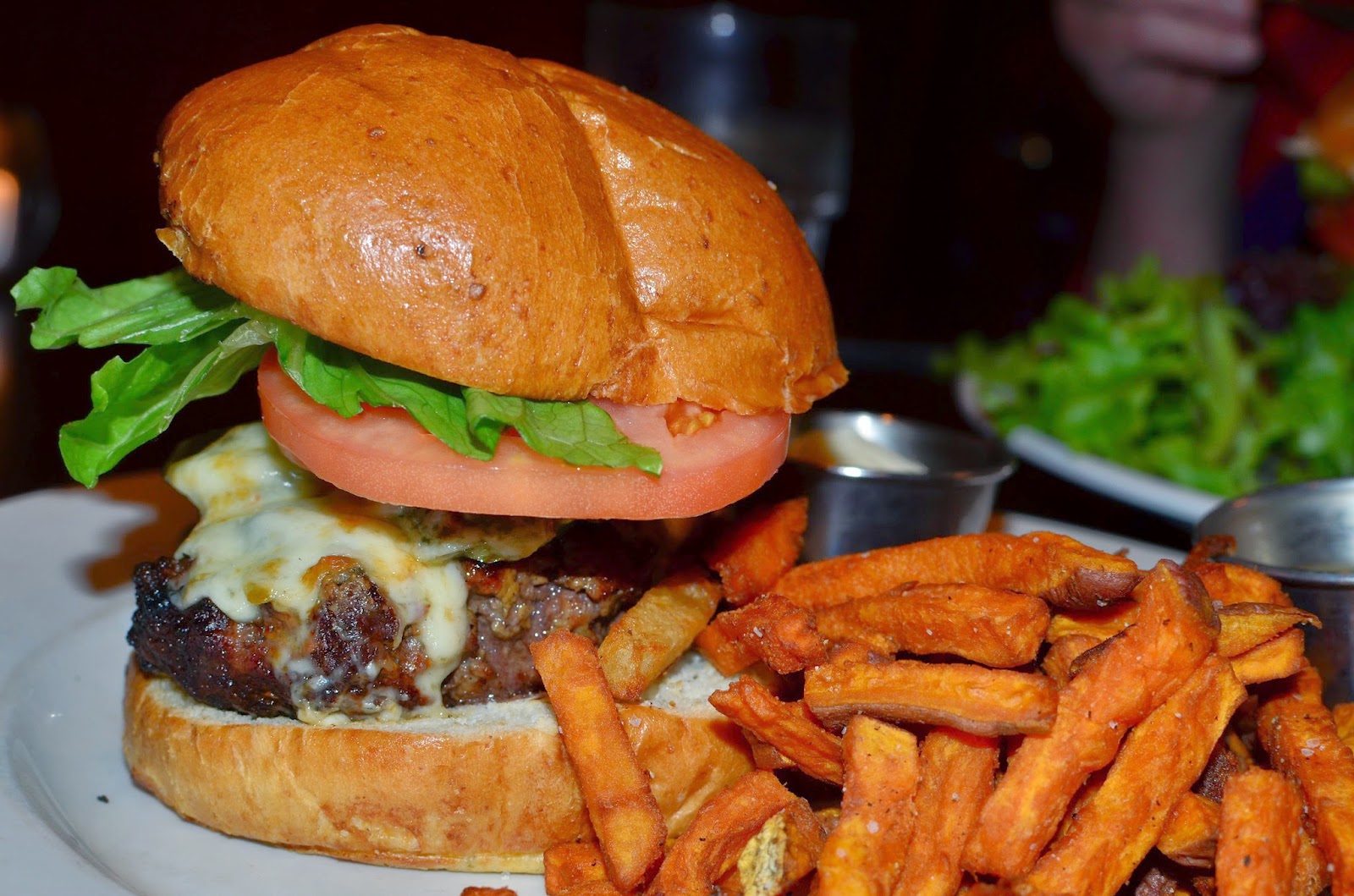 Burgers and Brews Food Reviews: Maxwell's on Main (MOM'S)- Doylestown, PA