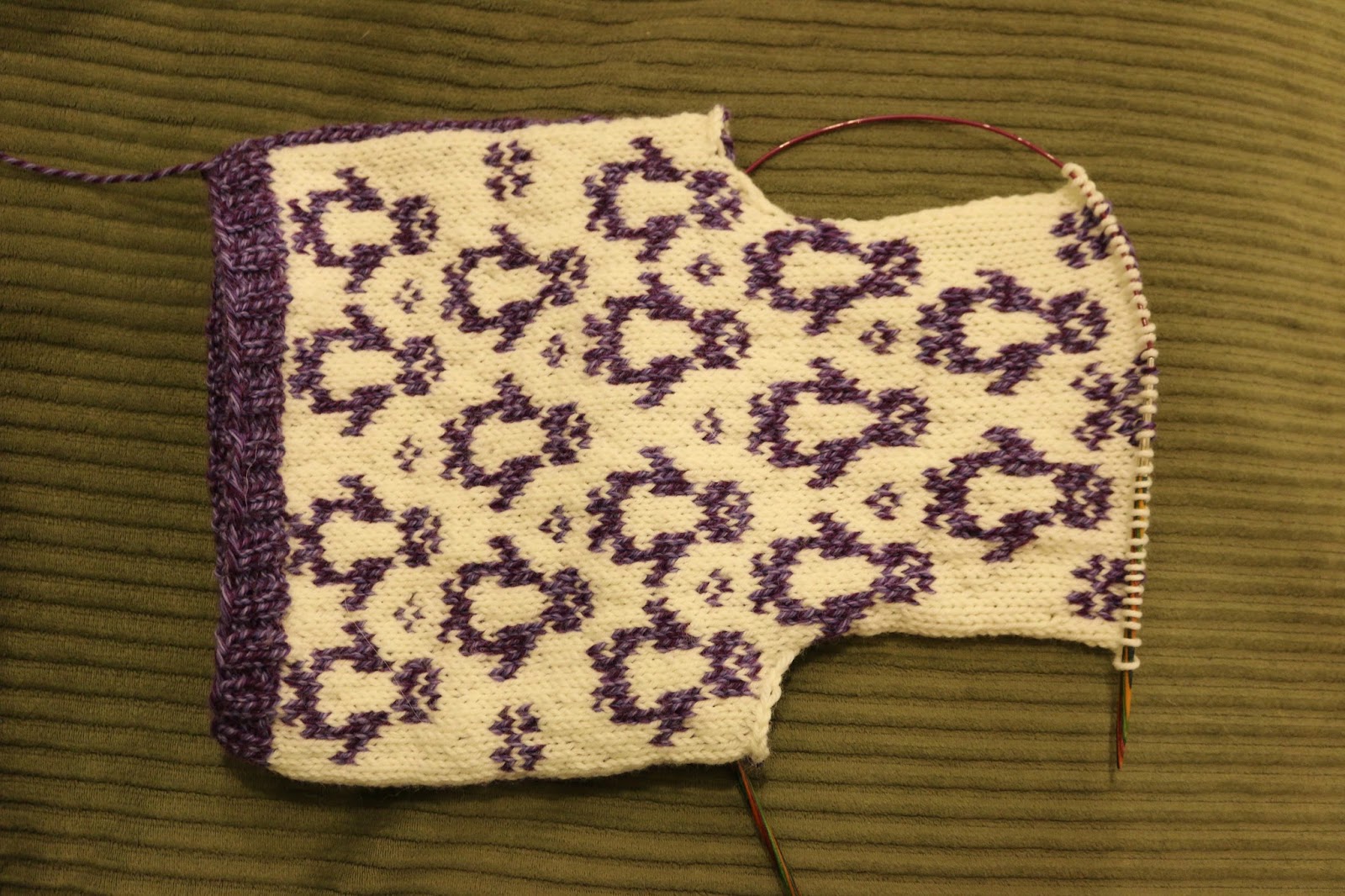 ChemKnits: Behind the Design of the Snowy Penguin Vest