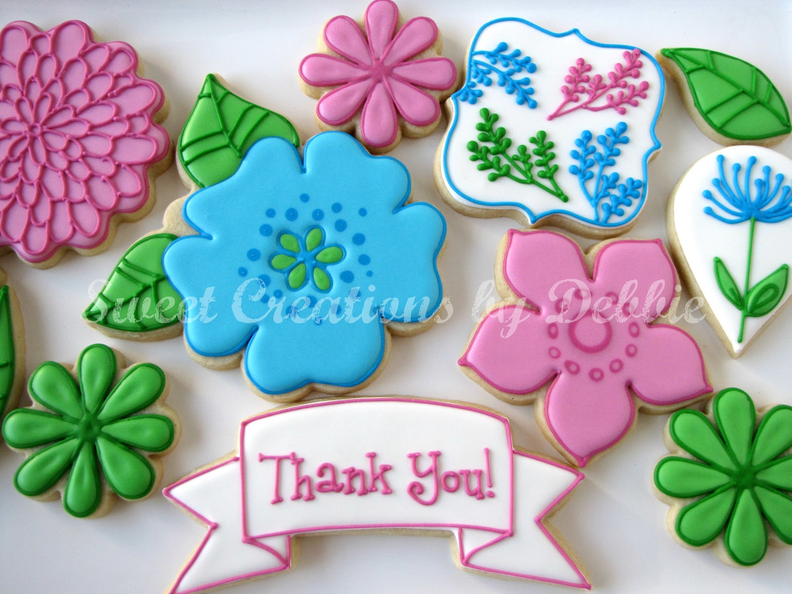 Sweet Creations by Debbie: Scrapbook Paper-Inspired Flower Cookies