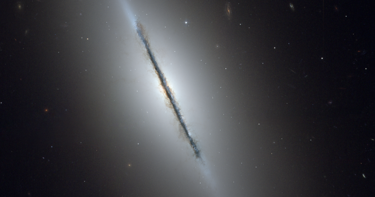 What is a Lenticular galaxy? ~ FreeAstroScience.com