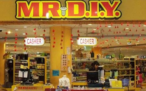 barang di kedai mr diy - Blake Paige