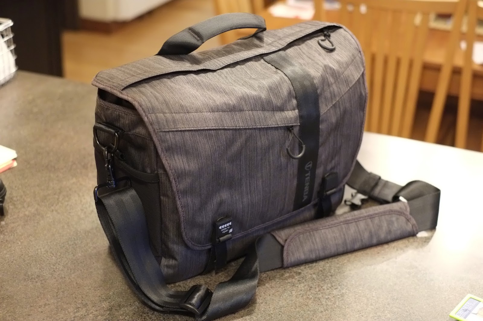 Tenba DNA 13 Bag (Features Score: 22.5; Access. Score: 9.3/10 ...