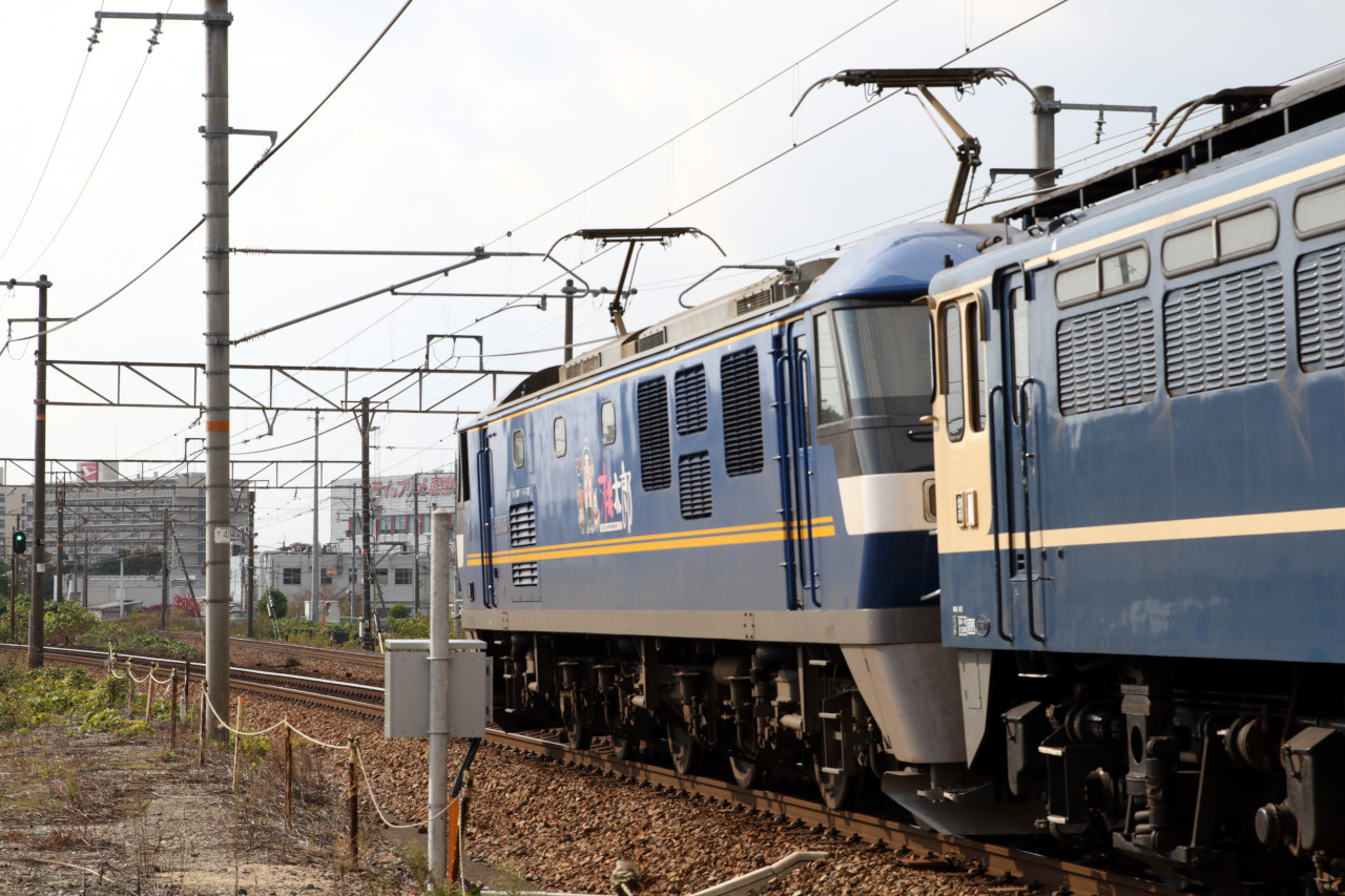 線路際の小さな幸せ: 5085レ EF210-323+EF65 2091 キャラ桃にPFムド付、JFEイルカのUM27A