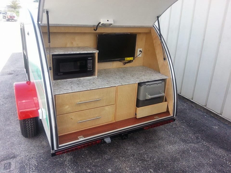 Tiny Yellow Teardrop: Featured Teardrop: SignaTour Campers