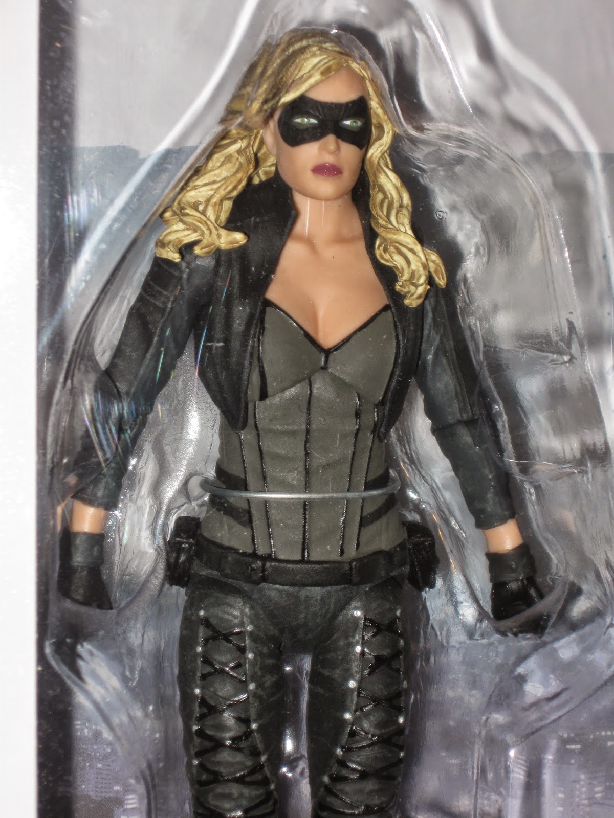 The Toyseum: CANARY - DC Collectibles CW Arrow figure overview