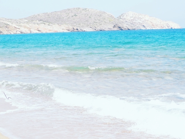 Psathi beach (Ios island) | GLAM FAB HAPPY