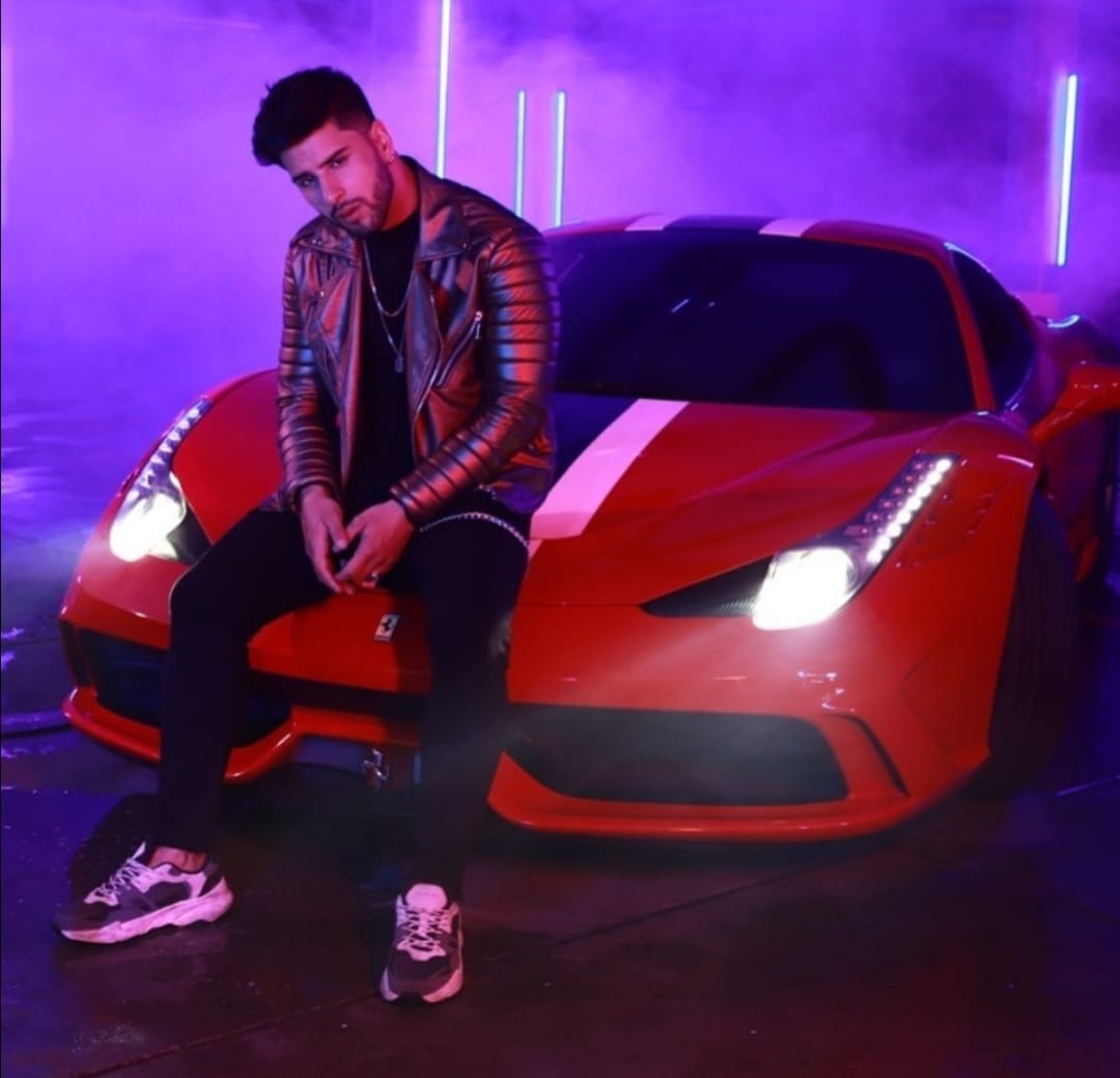 Mundial Del Pop: Camilo Cuervo nos presenta "Pensándote".